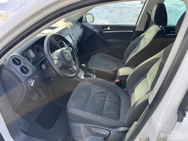 Balts Volkswagen Tiguan 2012 Tauragė, ar dzinēja tilpumu 2.00 L un nobraukumu 274 tūkst. km par 8700 €, foto 9 vietnē AUTOMOTO.COM.LV
