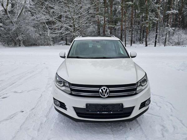 White Volkswagen Tiguan 2012 in Ukmerge, with an engine capacity of 1.97 L and mileage of 369 thousand km for 6200 €, photo 10 on AUTOMOTO.COM.LV