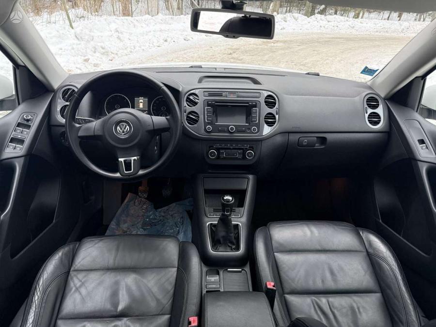 Balts Volkswagen Tiguan 2012 Tauragė, ar dzinēja tilpumu 1.97 L un nobraukumu 226 tūkst. km par 7400 €, foto 10 vietnē AUTOMOTO.COM.LV
