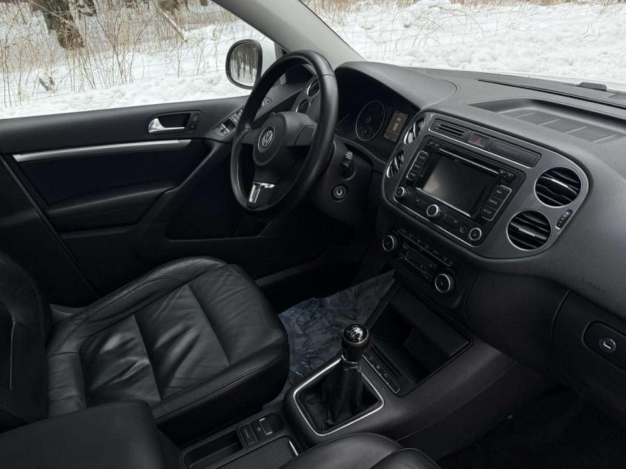 Balts Volkswagen Tiguan 2012 Tauragė, ar dzinēja tilpumu 1.97 L un nobraukumu 226 tūkst. km par 7400 €, foto 13 vietnē AUTOMOTO.COM.LV