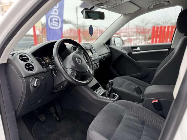 White Volkswagen Tiguan 2012 in Vilnius, with an engine capacity of 1.97 L and mileage of 287 thousand km for 7700 €, photo 11 on AUTOMOTO.COM.LV