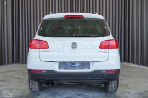 White Volkswagen Tiguan 2012 in Marijampole, with an engine capacity of 2.00 L and mileage of 256 thousand km for 9950 €, photo 11 on AUTOMOTO.COM.LV
