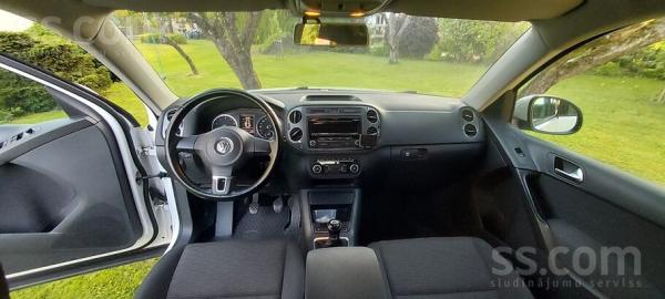 Balts Volkswagen Tiguan 2012 Rīga, ar dzinēja tilpumu 1.40 L un nobraukumu 340 tūkst. km par 5500 €, foto 3 vietnē AUTOMOTO.COM.LV