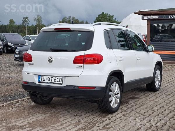 White Volkswagen Tiguan 2012 in Cesis, with an engine capacity of 2.00 L and mileage of 255 thousand km for 8600 €, photo 5 on AUTOMOTO.COM.LV