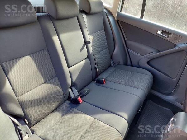 Balts Volkswagen Tiguan 2012 Rīga, ar dzinēja tilpumu 2.00 L un nobraukumu 350 tūkst. km par 5200 €, foto 10 vietnē AUTOMOTO.COM.LV