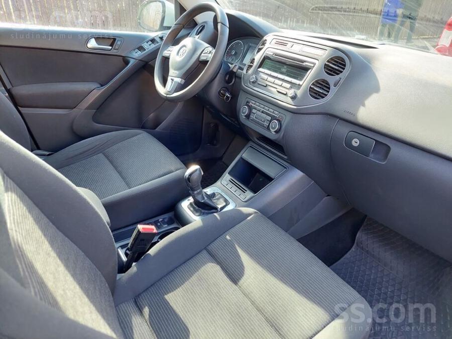 Balts Volkswagen Tiguan 2012 Rīga, ar dzinēja tilpumu 2.00 L un nobraukumu 350 tūkst. km par 5200 €, foto 12 vietnē AUTOMOTO.COM.LV
