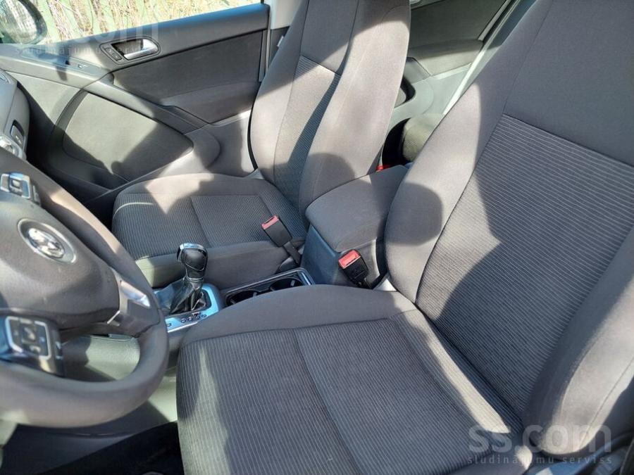 Balts Volkswagen Tiguan 2012 Rīga, ar dzinēja tilpumu 2.00 L un nobraukumu 350 tūkst. km par 5200 €, foto 13 vietnē AUTOMOTO.COM.LV