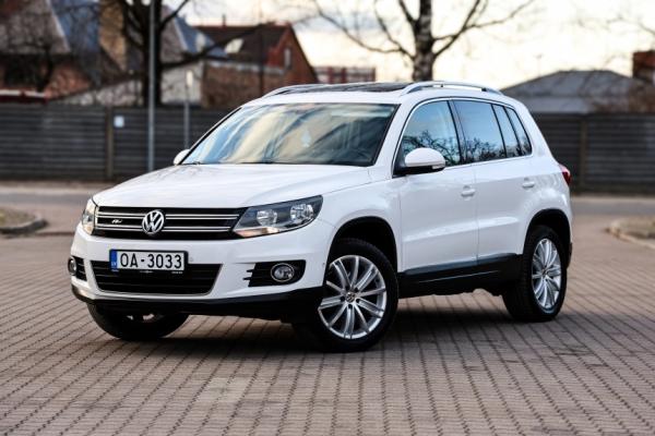 White Volkswagen Tiguan 2012 in Riga, with an engine capacity of 1.40 L and mileage of 265 thousand km for 8800 €, photo 2 on AUTOMOTO.COM.LV