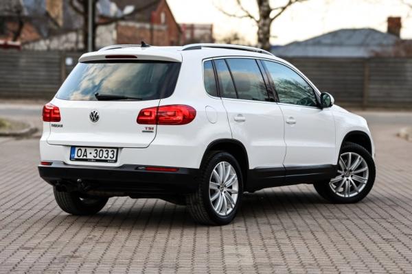 White Volkswagen Tiguan 2012 in Riga, with an engine capacity of 1.40 L and mileage of 265 thousand km for 8800 €, photo 10 on AUTOMOTO.COM.LV