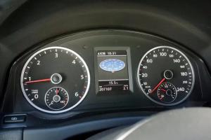 Balts Volkswagen Tiguan 2012 Rīga, ar dzinēja tilpumu 2.00 L un nobraukumu 207 tūkst. km par 9900 €, foto 16 vietnē AUTOMOTO.COM.LV