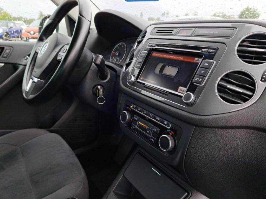 Balts Volkswagen Tiguan 2012 Rīga, ar dzinēja tilpumu 2.00 L un nobraukumu 255 tūkst. km par 8500 €, foto 12 vietnē AUTOMOTO.COM.LV