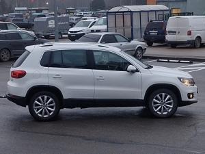 Balts Volkswagen Tiguan 2012 Rīga, ar dzinēja tilpumu 2.00 L un nobraukumu 255 tūkst. km par 8500 €, foto 19 vietnē AUTOMOTO.COM.LV