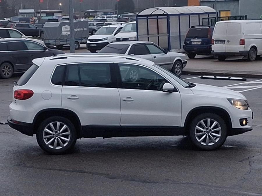 Balts Volkswagen Tiguan 2012 Rīga, ar dzinēja tilpumu 2.00 L un nobraukumu 255 tūkst. km par 8500 €, foto 19 vietnē AUTOMOTO.COM.LV