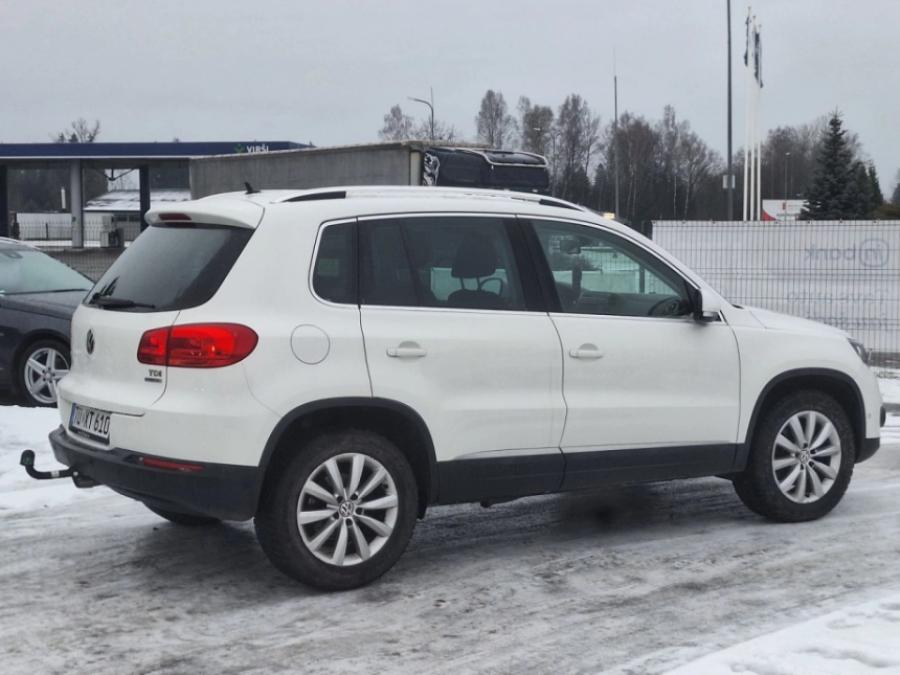 Balts Volkswagen Tiguan 2012 Rīga, ar dzinēja tilpumu 2.00 L un nobraukumu 255 tūkst. km par 8500 €, foto 20 vietnē AUTOMOTO.COM.LV