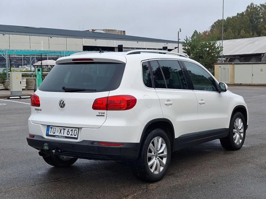 Balts Volkswagen Tiguan 2012 Rīga, ar dzinēja tilpumu 2.00 L un nobraukumu 255 tūkst. km par 8500 €, foto 24 vietnē AUTOMOTO.COM.LV