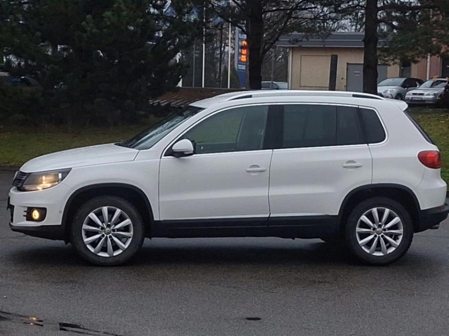 Balts Volkswagen Tiguan 2012 Rīga, ar dzinēja tilpumu 2.00 L un nobraukumu 255 tūkst. km par 8500 €, foto 28 vietnē AUTOMOTO.COM.LV