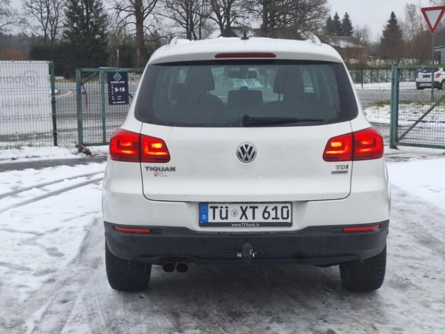 Balts Volkswagen Tiguan 2012 Rīga, ar dzinēja tilpumu 2.00 L un nobraukumu 255 tūkst. km par 8500 €, foto 29 vietnē AUTOMOTO.COM.LV
