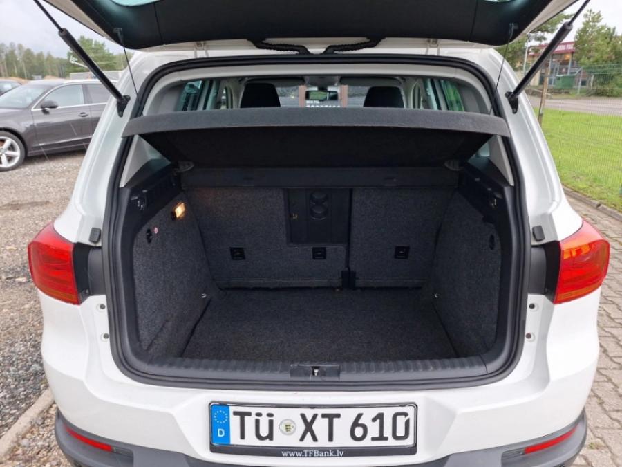 Balts Volkswagen Tiguan 2012 Rīga, ar dzinēja tilpumu 2.00 L un nobraukumu 255 tūkst. km par 8500 €, foto 30 vietnē AUTOMOTO.COM.LV