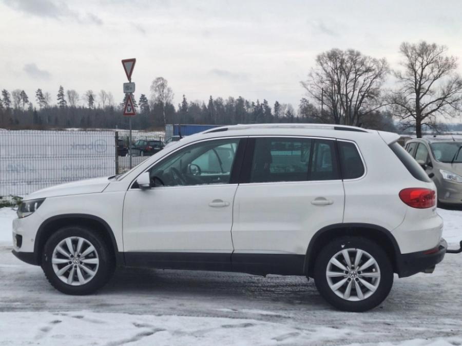 Balts Volkswagen Tiguan 2012 Rīga, ar dzinēja tilpumu 2.00 L un nobraukumu 255 tūkst. km par 8500 €, foto 36 vietnē AUTOMOTO.COM.LV