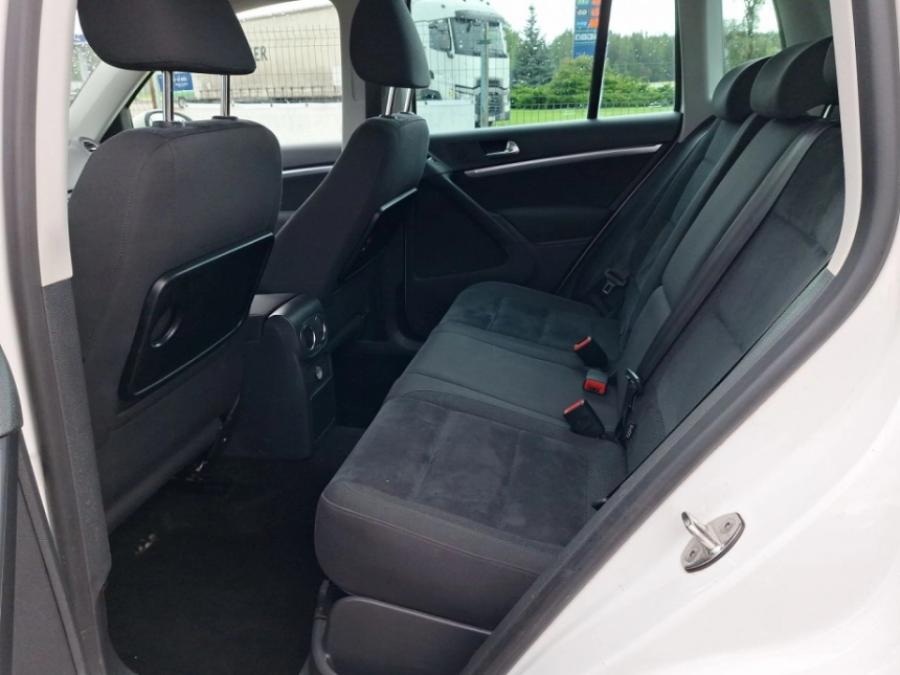 Balts Volkswagen Tiguan 2012 Rīga, ar dzinēja tilpumu 2.00 L un nobraukumu 255 tūkst. km par 8500 €, foto 37 vietnē AUTOMOTO.COM.LV