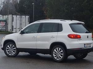 Balts Volkswagen Tiguan 2012 Rīga, ar dzinēja tilpumu 2.00 L un nobraukumu 255 tūkst. km par 8500 €, foto 38 vietnē AUTOMOTO.COM.LV