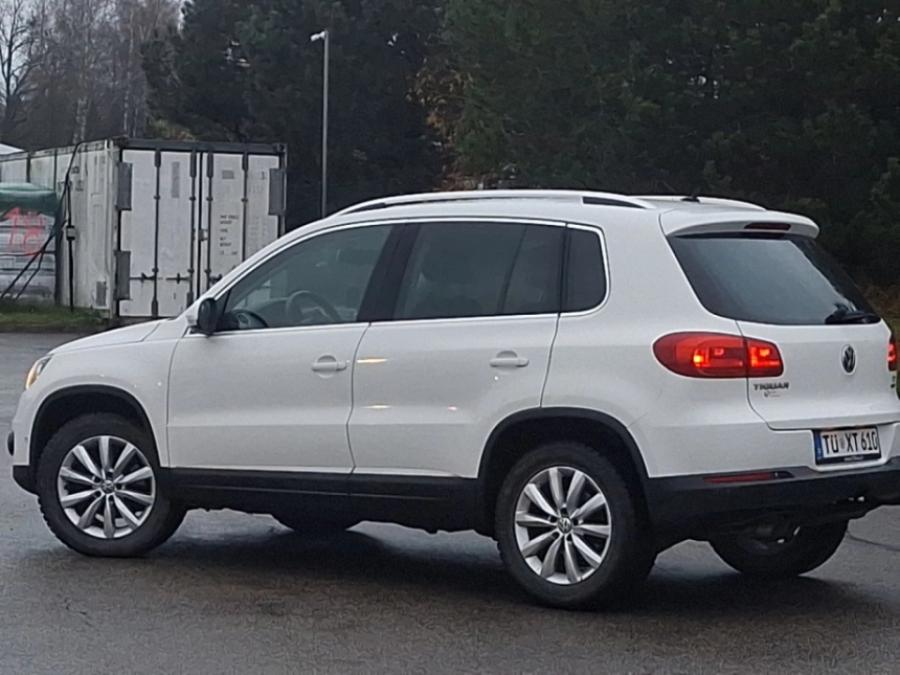 Balts Volkswagen Tiguan 2012 Rīga, ar dzinēja tilpumu 2.00 L un nobraukumu 255 tūkst. km par 8500 €, foto 38 vietnē AUTOMOTO.COM.LV