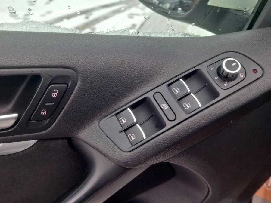 Balts Volkswagen Tiguan 2012 Rīga, ar dzinēja tilpumu 2.00 L un nobraukumu 255 tūkst. km par 8500 €, foto 50 vietnē AUTOMOTO.COM.LV