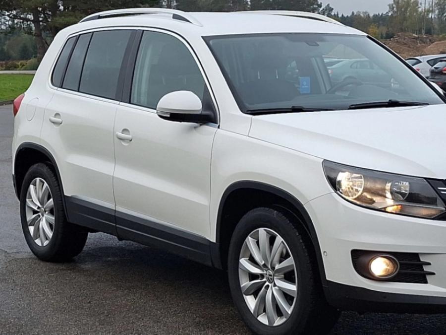 Balts Volkswagen Tiguan 2012 Rīga, ar dzinēja tilpumu 2.00 L un nobraukumu 255 tūkst. km par 8500 €, foto 54 vietnē AUTOMOTO.COM.LV