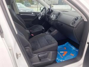 Balts Volkswagen Tiguan 2012 Rīga, ar dzinēja tilpumu 2.00 L un nobraukumu 255 tūkst. km par 8500 €, foto 60 vietnē AUTOMOTO.COM.LV