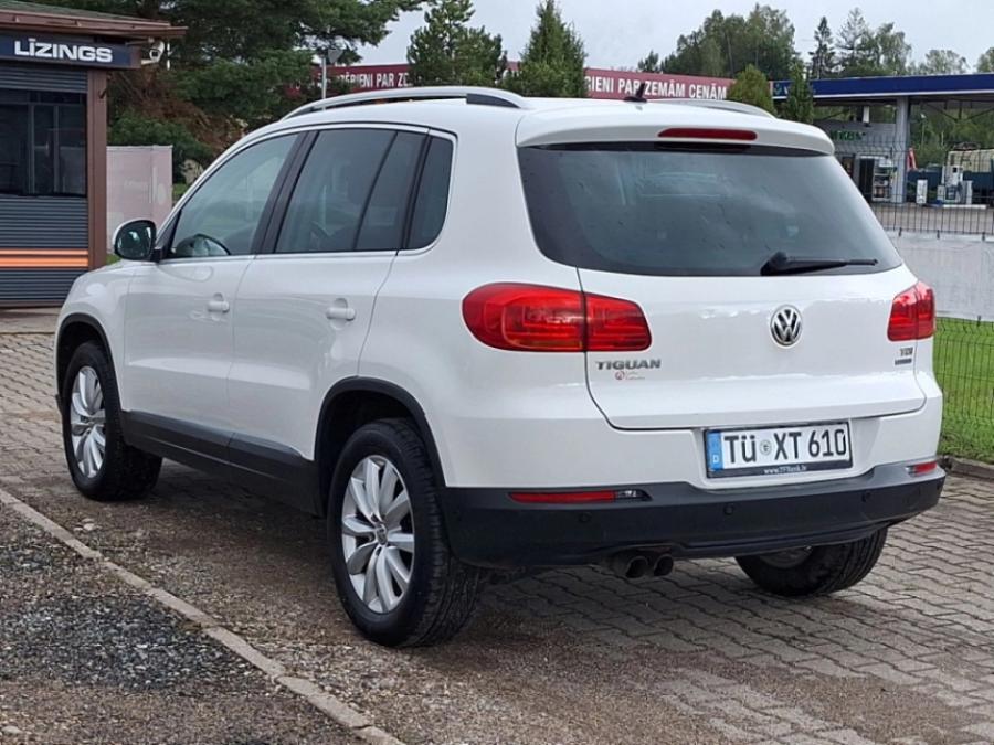 Balts Volkswagen Tiguan 2012 Rīga, ar dzinēja tilpumu 2.00 L un nobraukumu 255 tūkst. km par 8500 €, foto 61 vietnē AUTOMOTO.COM.LV