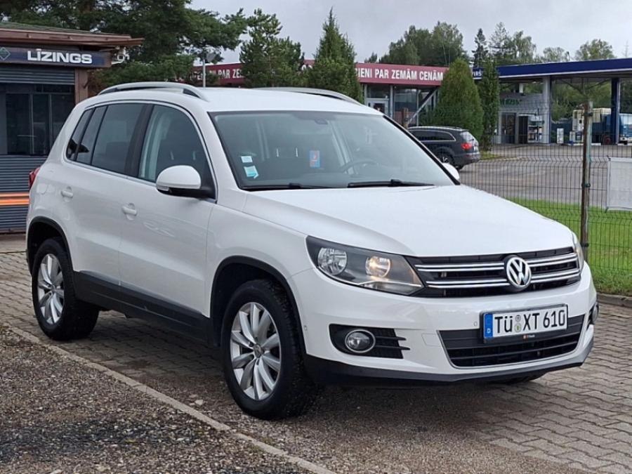 Balts Volkswagen Tiguan 2012 Rīga, ar dzinēja tilpumu 2.00 L un nobraukumu 255 tūkst. km par 8500 €, foto 70 vietnē AUTOMOTO.COM.LV