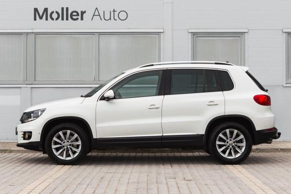 White Volkswagen Tiguan 2012 in Ventspils, with an engine capacity of 2.00 L and mileage of 260 thousand km for 7900 €, photo 2 on AUTOMOTO.COM.LV