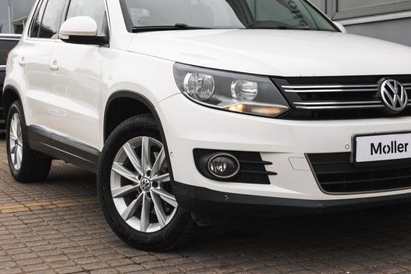 White Volkswagen Tiguan 2012 in Ventspils, with an engine capacity of 2.00 L and mileage of 260 thousand km for 7900 €, photo 10 on AUTOMOTO.COM.LV
