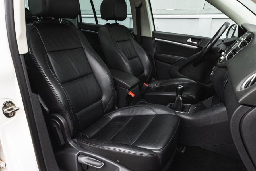 Balts Volkswagen Tiguan 2012 Ventspils, ar dzinēja tilpumu 2.00 L un nobraukumu 260 tūkst. km par 7900 €, foto 15 vietnē AUTOMOTO.COM.LV
