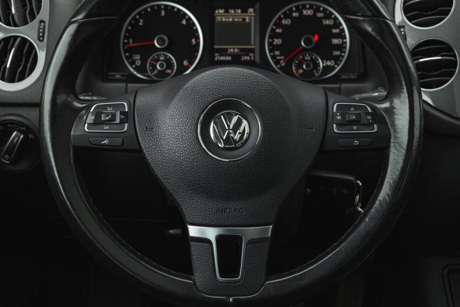 Balts Volkswagen Tiguan 2012 Ventspils, ar dzinēja tilpumu 2.00 L un nobraukumu 260 tūkst. km par 7900 €, foto 17 vietnē AUTOMOTO.COM.LV