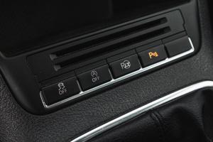 Balts Volkswagen Tiguan 2012 Ventspils, ar dzinēja tilpumu 2.00 L un nobraukumu 260 tūkst. km par 7900 €, foto 27 vietnē AUTOMOTO.COM.LV