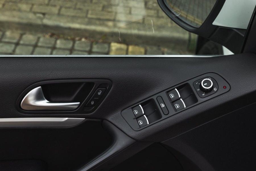 Balts Volkswagen Tiguan 2012 Ventspils, ar dzinēja tilpumu 2.00 L un nobraukumu 260 tūkst. km par 7900 €, foto 30 vietnē AUTOMOTO.COM.LV