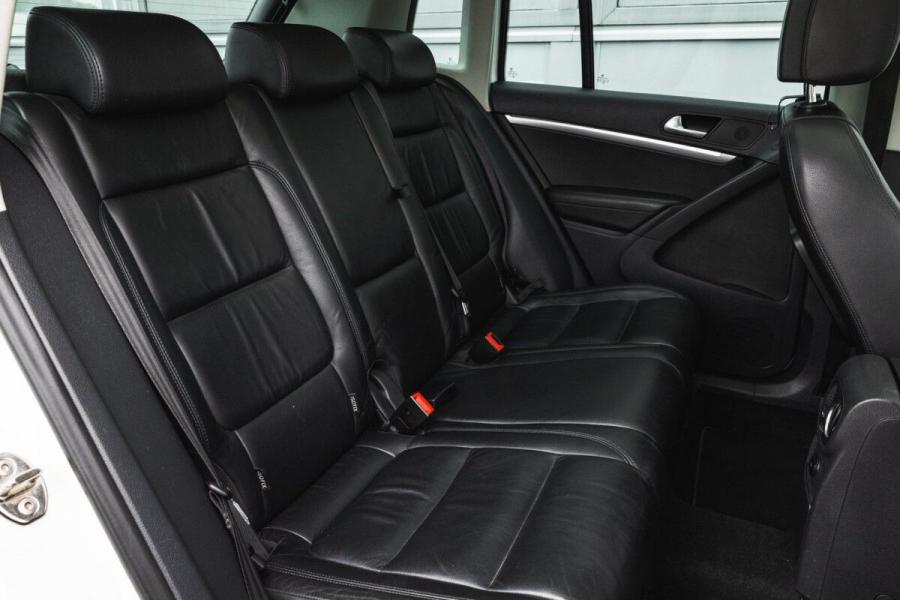 Balts Volkswagen Tiguan 2012 Ventspils, ar dzinēja tilpumu 2.00 L un nobraukumu 260 tūkst. km par 7900 €, foto 32 vietnē AUTOMOTO.COM.LV
