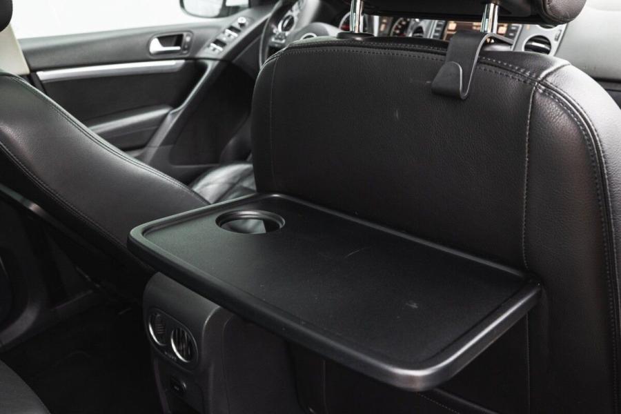 Balts Volkswagen Tiguan 2012 Ventspils, ar dzinēja tilpumu 2.00 L un nobraukumu 260 tūkst. km par 7900 €, foto 35 vietnē AUTOMOTO.COM.LV