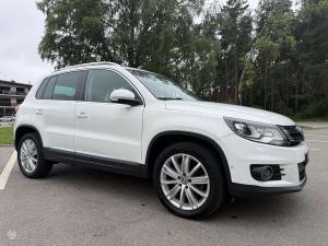 White Volkswagen Tiguan 2012 in Kaunas, with an engine capacity of 1.97 L and mileage of 263 thousand km for 8444 €, photo 5 on AUTOMOTO.COM.LV