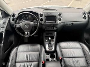White Volkswagen Tiguan 2012 in Kaunas, with an engine capacity of 1.97 L and mileage of 263 thousand km for 8444 €, photo 10 on AUTOMOTO.COM.LV
