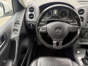 White Volkswagen Tiguan 2012 in Kaunas, with an engine capacity of 1.97 L and mileage of 263 thousand km for 8444 €, photo 11 on AUTOMOTO.COM.LV