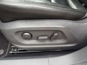 White Volkswagen Tiguan 2012 in Kaunas, with an engine capacity of 1.97 L and mileage of 263 thousand km for 8444 €, photo 13 on AUTOMOTO.COM.LV