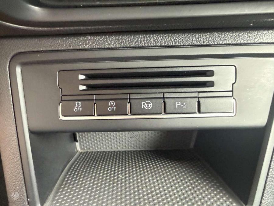 White Volkswagen Tiguan 2012 in Kaunas, with an engine capacity of 1.97 L and mileage of 263 thousand km for 8444 €, photo 17 on AUTOMOTO.COM.LV