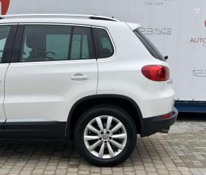 White Volkswagen Tiguan 2012 in Taurage, with an engine capacity of 1.97 L and mileage of 255 thousand km for 7300 €, photo 17 on AUTOMOTO.COM.LV