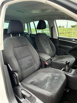 White Volkswagen Tiguan 2012 in Taurage, with an engine capacity of 1.97 L and mileage of 255 thousand km for 7300 €, photo 30 on AUTOMOTO.COM.LV