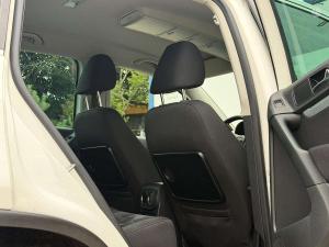 White Volkswagen Tiguan 2012 in Taurage, with an engine capacity of 1.97 L and mileage of 255 thousand km for 7300 €, photo 33 on AUTOMOTO.COM.LV