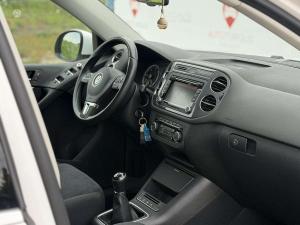White Volkswagen Tiguan 2012 in Taurage, with an engine capacity of 1.97 L and mileage of 255 thousand km for 7300 €, photo 36 on AUTOMOTO.COM.LV