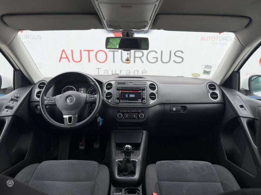 White Volkswagen Tiguan 2012 in Taurage, with an engine capacity of 1.97 L and mileage of 255 thousand km for 7300 €, photo 38 on AUTOMOTO.COM.LV