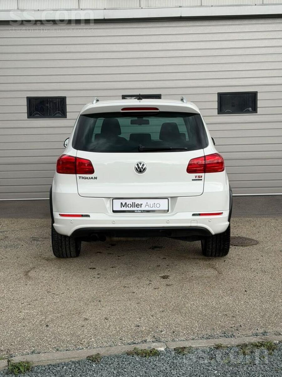 White Volkswagen Tiguan 2012 in Jelgava, with an engine capacity of 1.40 L and mileage of 169 thousand km for 10990 €, photo 5 on AUTOMOTO.COM.LV
